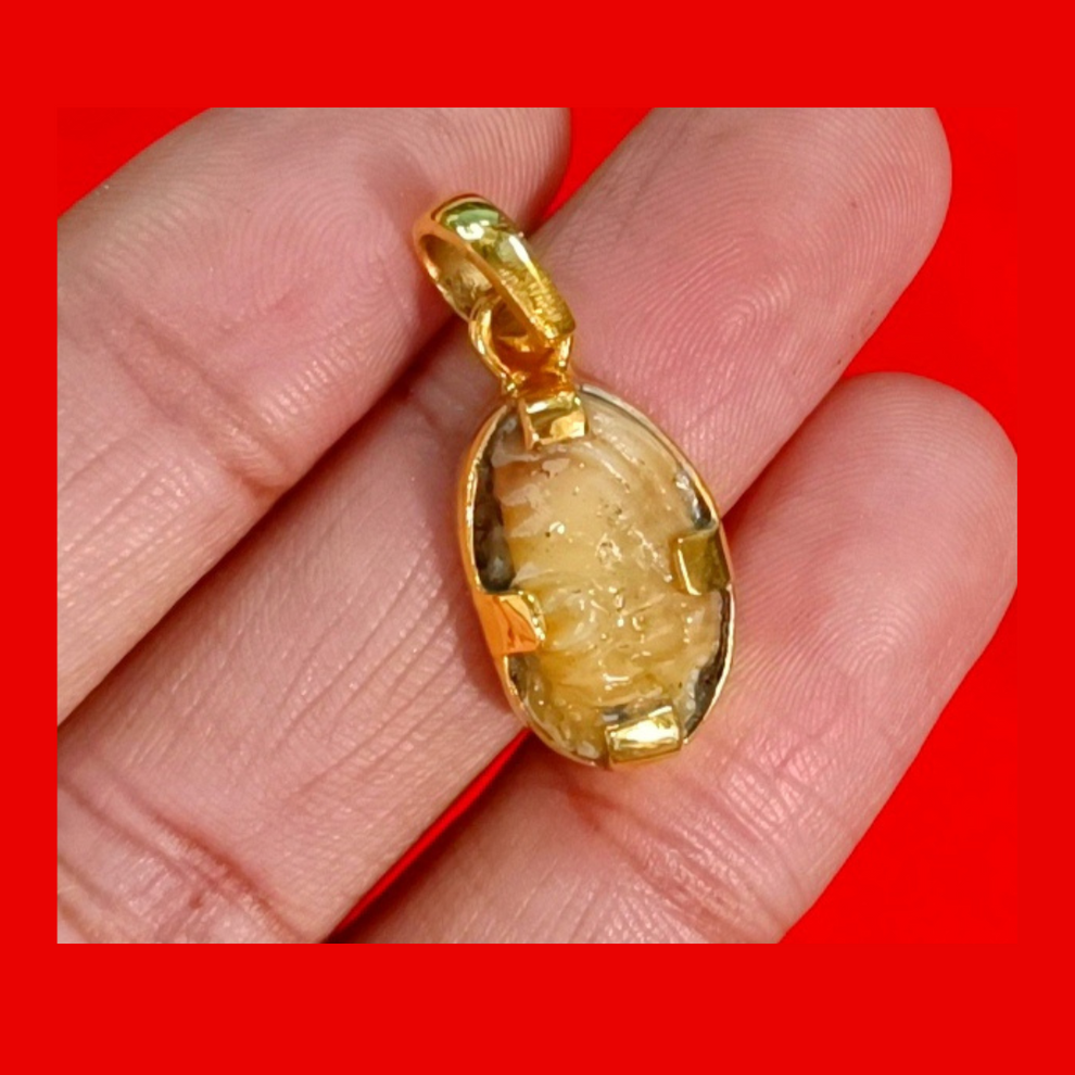 Shukra Mani For Venus Planet – Panchdhatu Locket – astrogurusubhash.store
