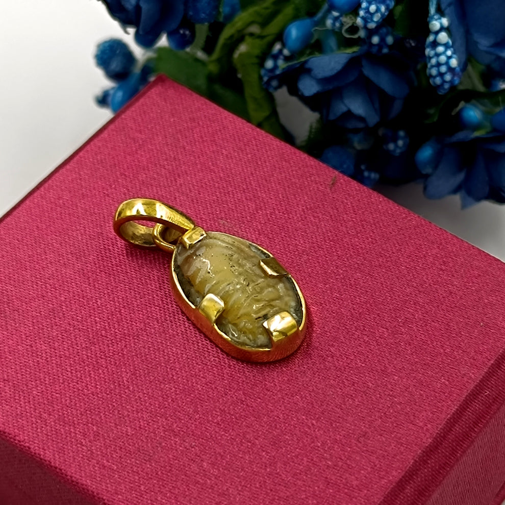Shukra Mani For Venus Planet – Panchdhatu Locket – astrogurusubhash.store